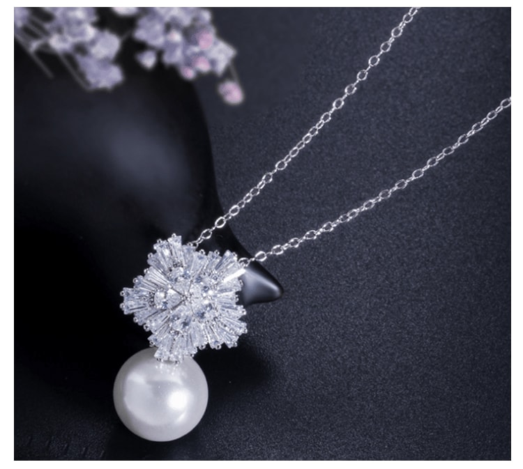 Noble and elegant snowflake pearl set earrings necklace